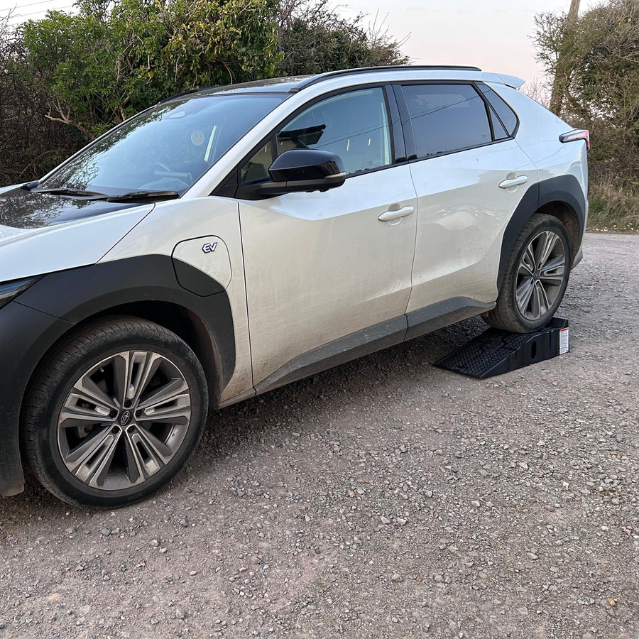 Rhino Ramps Max Heavy Duty 7T GVW & RhinoGear Heavy Duty Chocks – Lanoguard